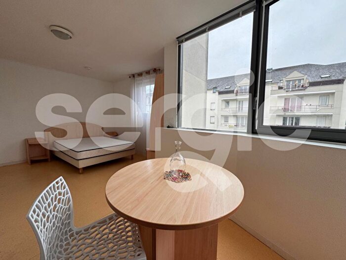 Appartement à louer - Orléans, La Croix Saint-Marceau, La Mouillère, Pré Pinson - 1 pièce