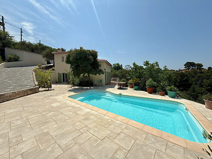 Maison à vendre - Castagniers - 5 pièces - 3 chambres