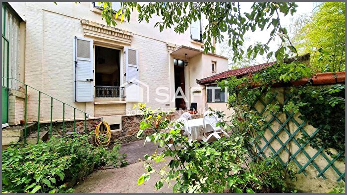 Courbevoie, Faubourg de l'Arche : Appartement 4 pièces à vendre
