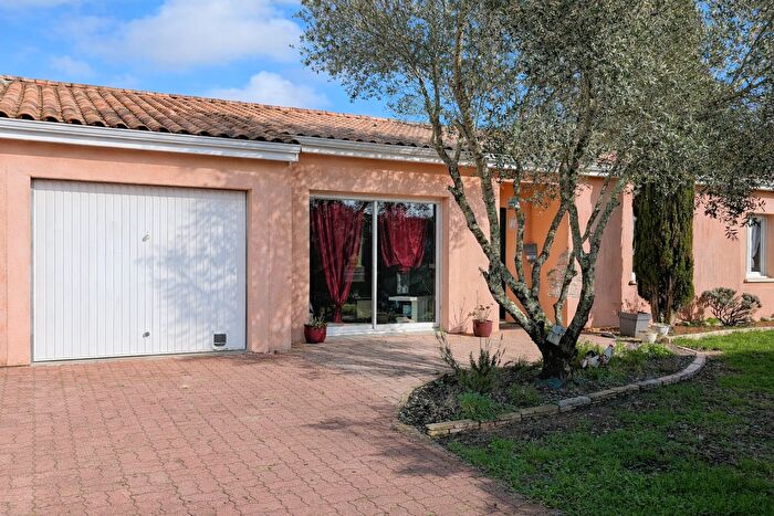 Maison à vendre - Marcillac - 4 pièces - 3 chambres