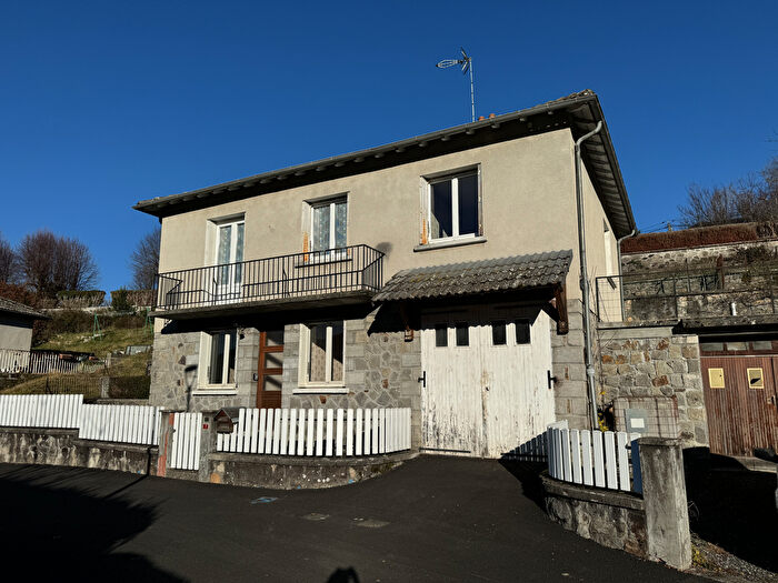 Maison à vendre - Marmanhac - 5 pièces - 4 chambres