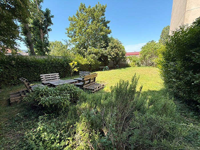 Montreuil, Signac, Mûrs à Pêches : Appartement 2 pièces à vendre