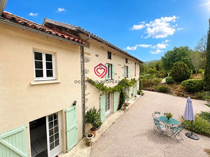 Maison 10 pièces à Castelbiague, à vendre