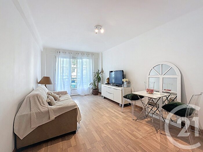 Appartement à louer - Cannes, Carnot - 2 pièces - 1 chambre