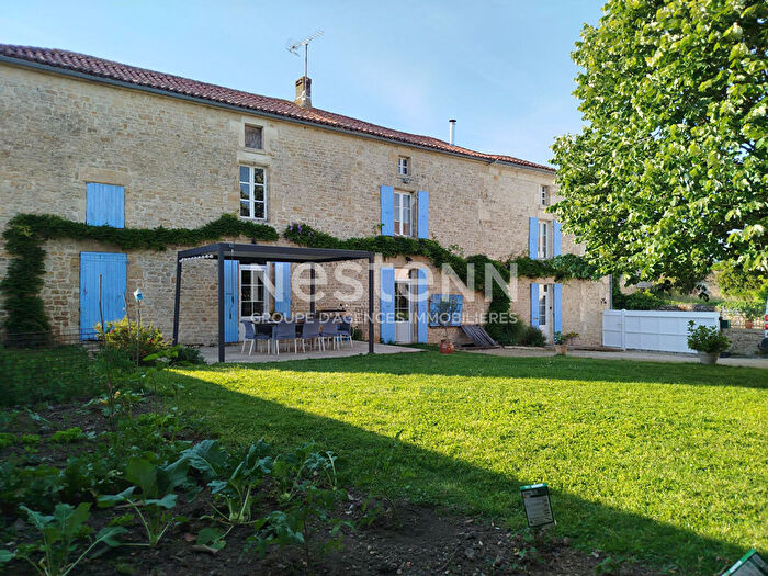 Maison à vendre - Saint-Hilaire-des-Loges - 5 pièces - 3 chambres