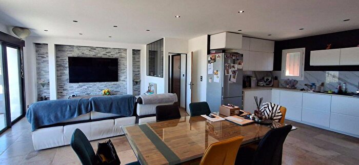 Maison à louer - Montfrin - 4 pièces - 3 chambres