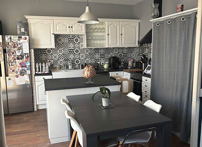 Maison à louer - Béziers, Champ de Mars - 3 pièces - 2 chambres