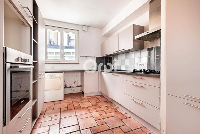 Appartement à louer - Centre-Hôtel de Ville, Limoges - 5 pièces - 4 chambres