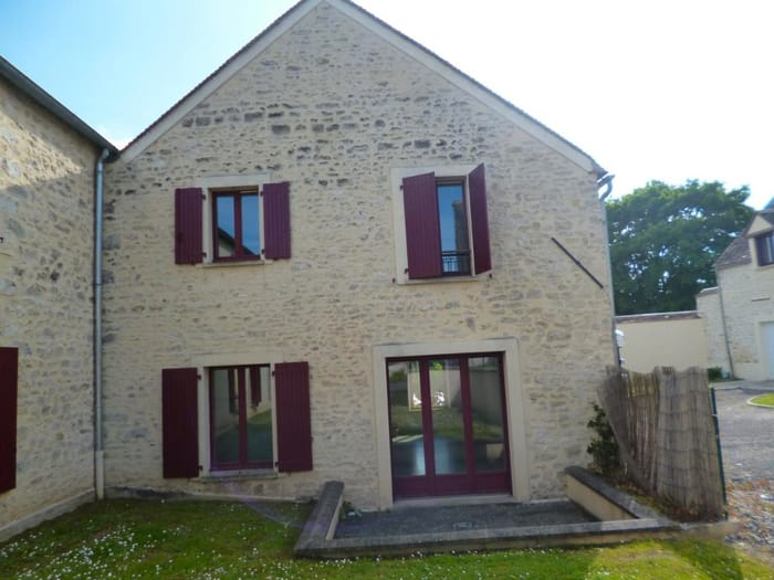 Maison 4 pièces à Château-Landon, à louer