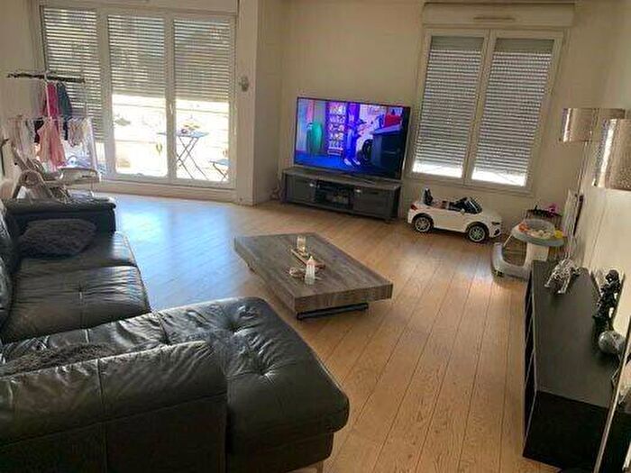 Appartement à louer - Nogent Village-Centre Ville, Nogent-sur-Marne - 3 pièces - 2 chambres