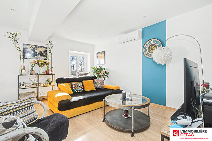 Appartement à vendre - Pertuis, Centre-ville, Fours à Chaux, Claret - 2 pièces - 1 chambre