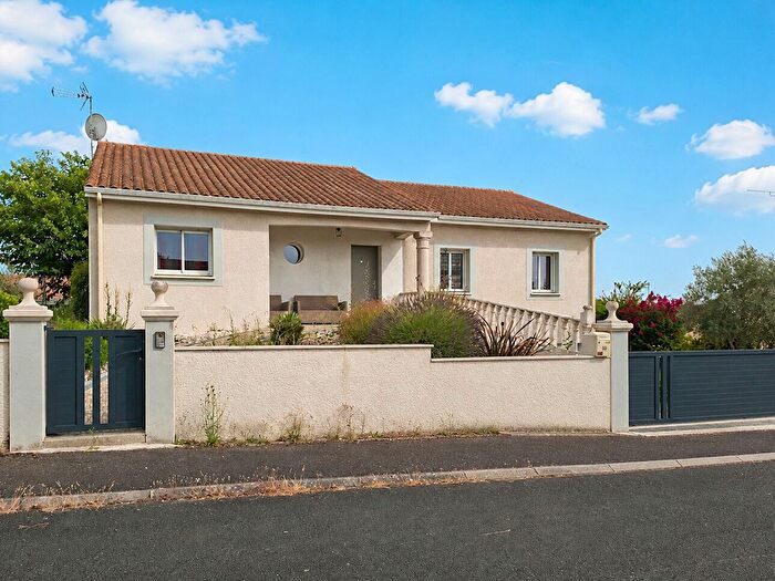 Maison 6 pièces à Dangé-Saint-Romain, à vendre