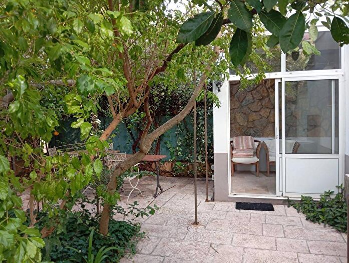 Appartement à louer - Cap Brun, Toulon - 2 pièces - 1 chambre