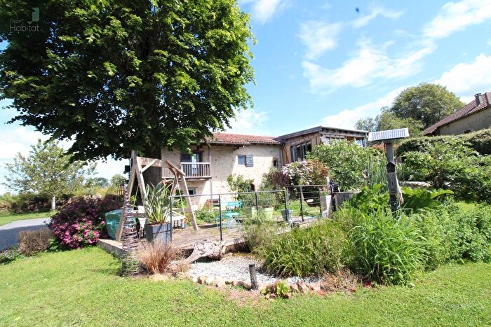 Maison à vendre - Saint-Étienne-de-Maurs - 9 pièces - 6 chambres