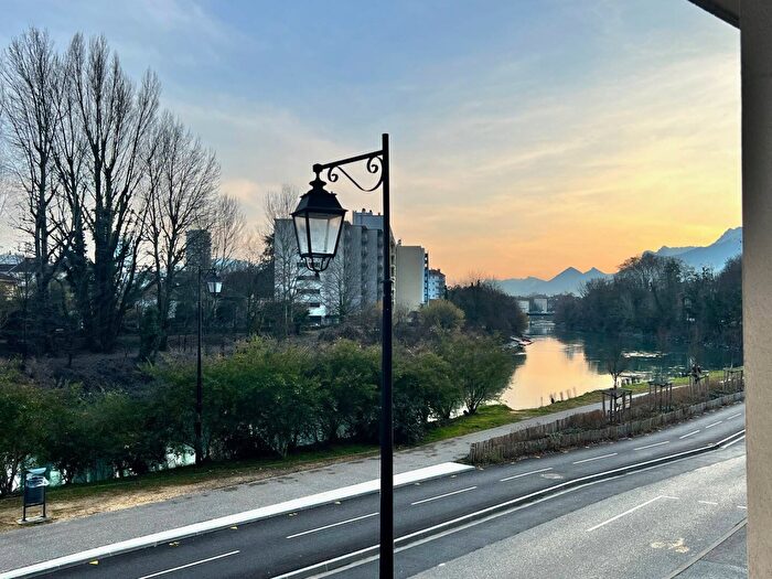Appartement à louer - Maquis du Gresivaudan Nord, La Tronche - 3 pièces - 2 chambres