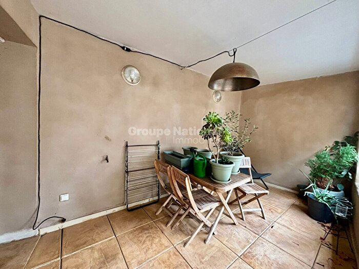 Appartement à louer - Saint-Étienne-du-Grès - 4 pièces - 3 chambres