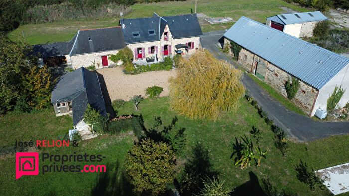 Maison à vendre - Combrée - 9 pièces - 4 chambres