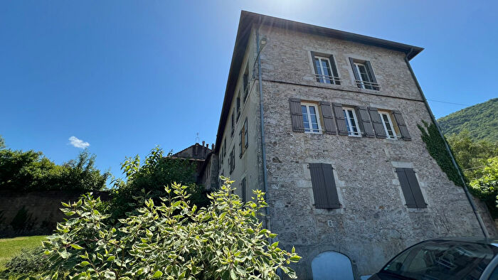 Appartement 4 pièces à louer - Peyrieu