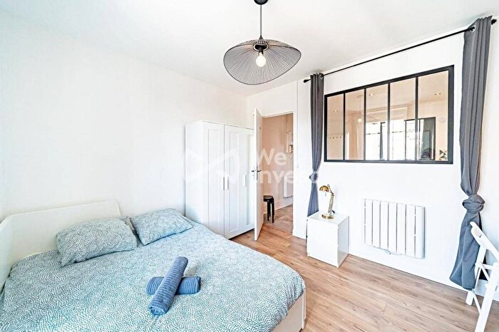 Appartement à louer - Lyon ème arrondissement - 3 pièces - 2 chambres