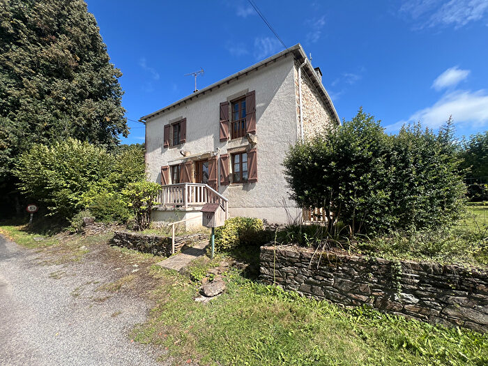 Maison à vendre - Saint-Merd-de-Lapleau - 6 pièces - 3 chambres