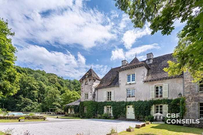Maison 15 pièces à Bassignac, à vendre
