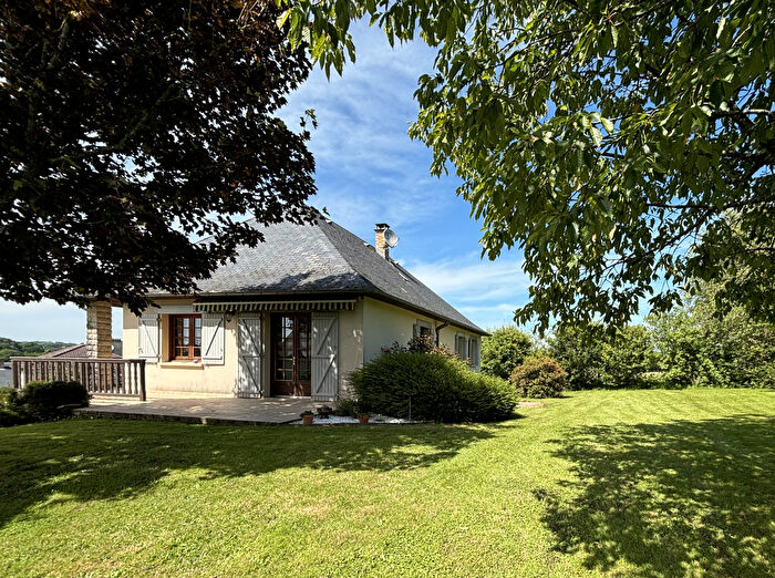 Maison à vendre - Uzerche - 7 pièces - 5 chambres