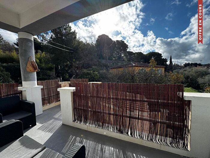 Appartement à vendre - Allauch - 4 pièces - 3 chambres