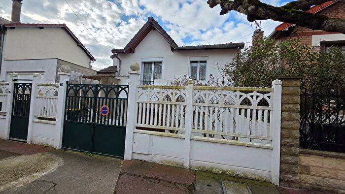 Maison à vendre - La Courneuve - 4 pièces - 2 chambres
