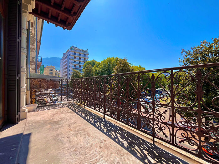 Appartement à vendre - Aix-les-Bains, Centre-ville - 2 pièces - 1 chambre