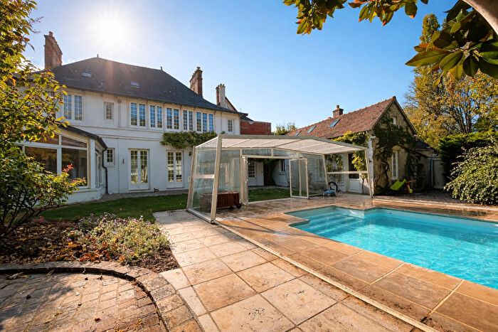 Maison à vendre - Coulombs - 10 pièces - 7 chambres