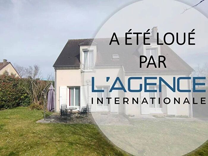 Maison à louer - Saint Léger-Fourqueux, Saint-Germain-en-Laye - 6 pièces - 3 chambres