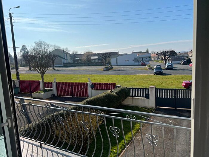 Maison à vendre - La Crèche - 5 pièces - 3 chambres