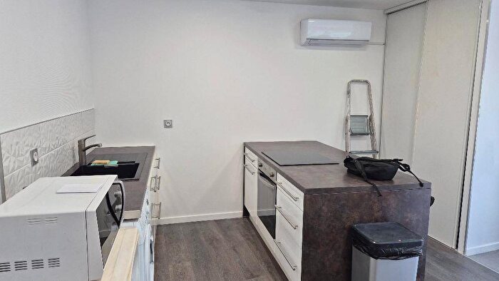 Sud, Lagnieu - Appartement 1 pièce à louer