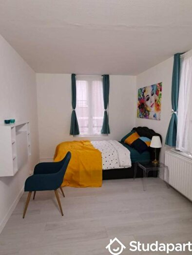 Appartement à louer - Bastide-Horloge, Cergy - 1 pièce - 3 chambres