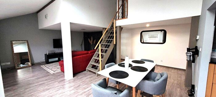 Appartement à louer - Clouange - 4 pièces - 2 chambres
