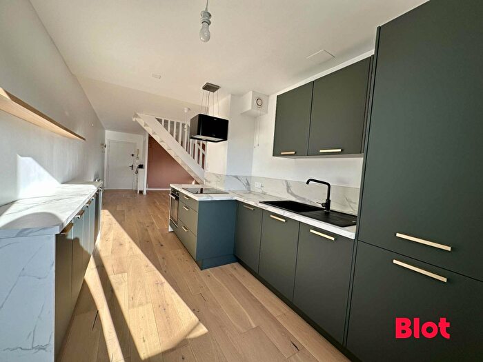 Appartement à vendre - Quartiers Sud-Est, Francisco Ferrer - 3 pièces - 2 chambres