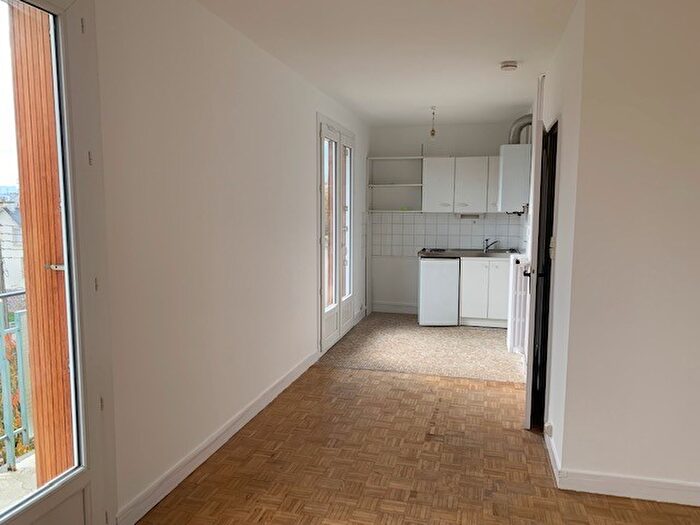 Appartement à louer - Quartiers Sud-Est, Francisco Ferrer - 1 pièce