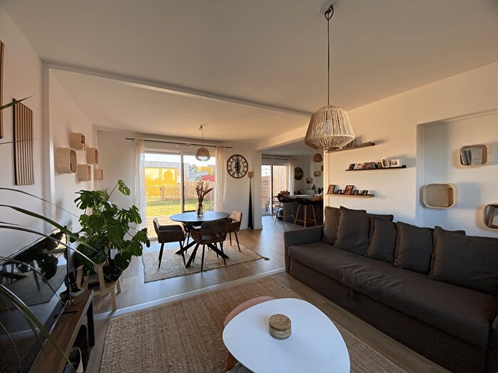 Maison 5 pièces à Montreuil-le-Gast, à vendre