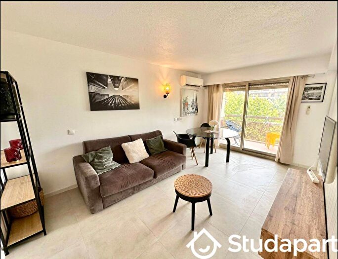 Appartement à louer - La Colle, Antibes - 2 pièces - 1 chambre