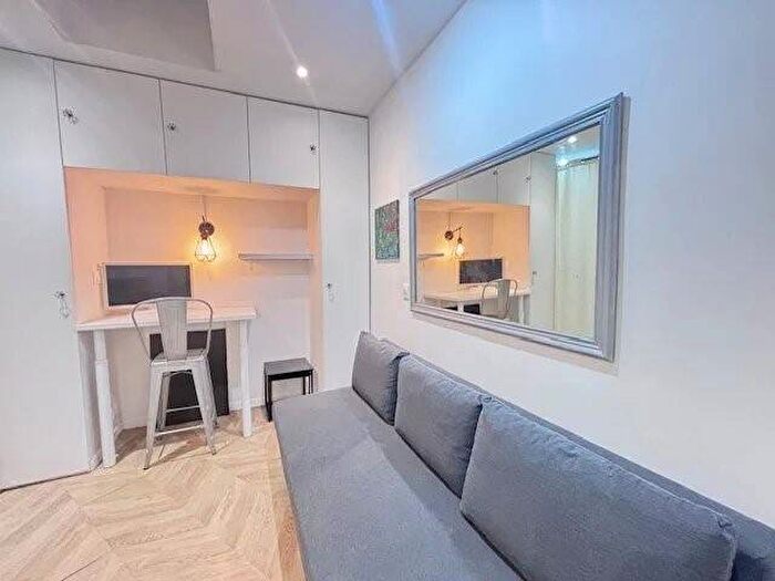 Appartement à louer - Saint Philippe du Roule, Paris ème arrondissement - 1 pièce