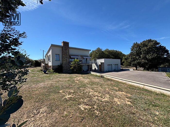Maison 5 pièces à Saint-Yrieix-la-Perche, à vendre