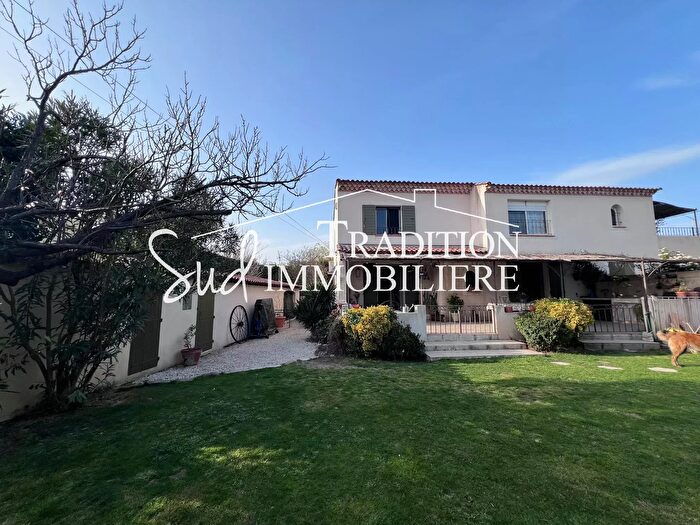 Maison à vendre - Mouriès - 9 pièces - 3 chambres