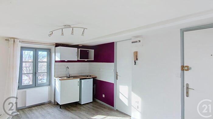 Appartement à louer - Riom, Centre-ville - 2 pièces - 1 chambre