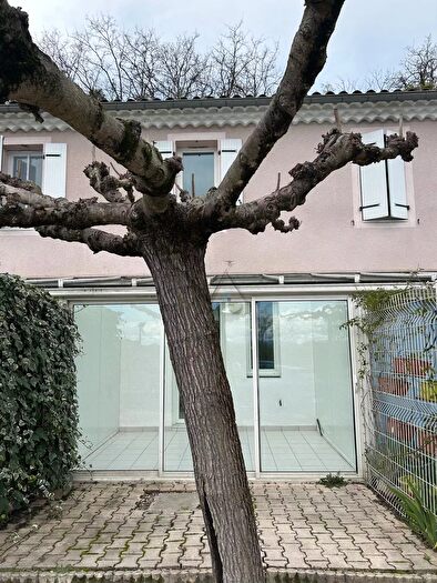 Appartement à louer - Le Teil - 3 pièces - 2 chambres