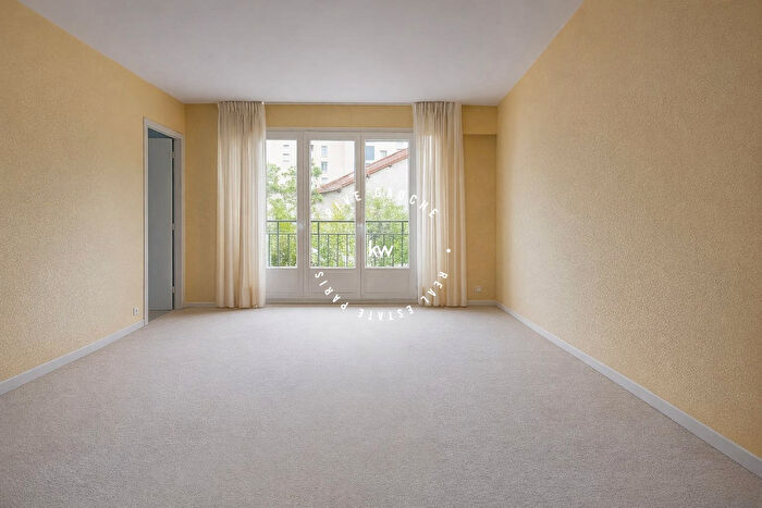 Appartement à vendre - Issy-les-Moulineaux, Les Epinettes, Le Fort, Les Hauts dIssy - 4 pièces - 3 chambres