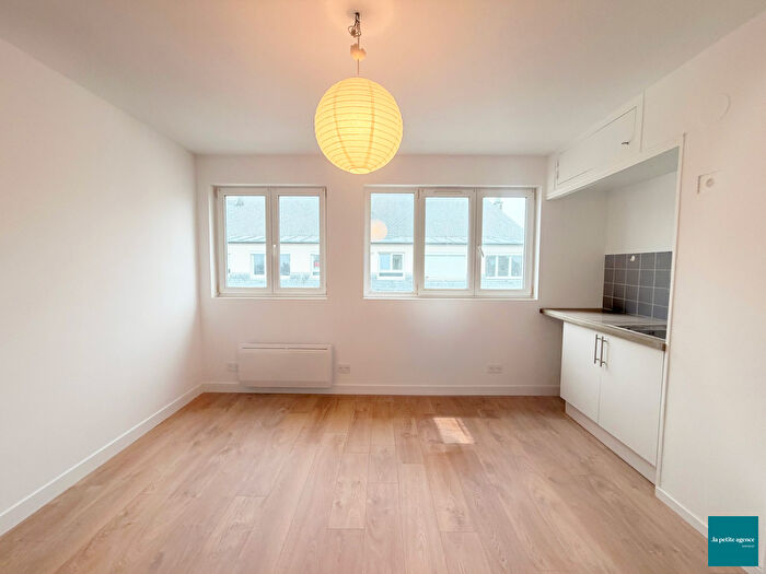 Appartement à louer - Caen, Saint-Jean Etudes, Saint-Gilles - 1 pièce