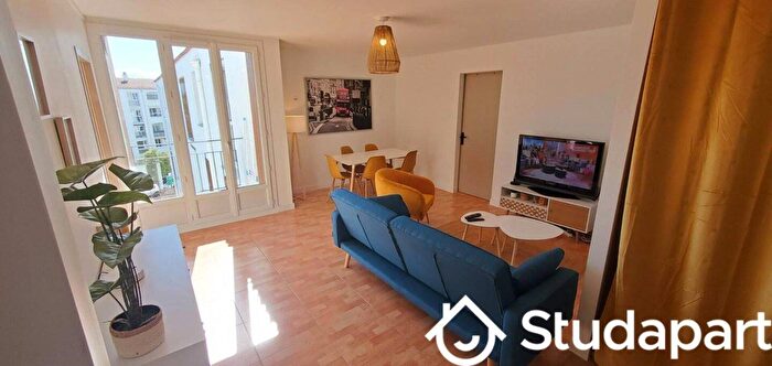 Appartement à louer - Moulin à Vent-Vertefeuille, Perpignan - 1 pièce - 1 chambre