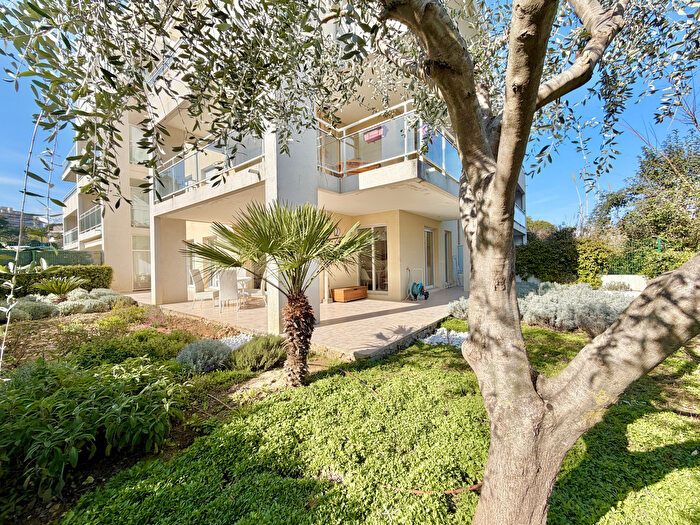 Appartement à vendre - Antibes, Rastines, Super Antibes, Laval, La Fontonne - 3 pièces - 2 chambres