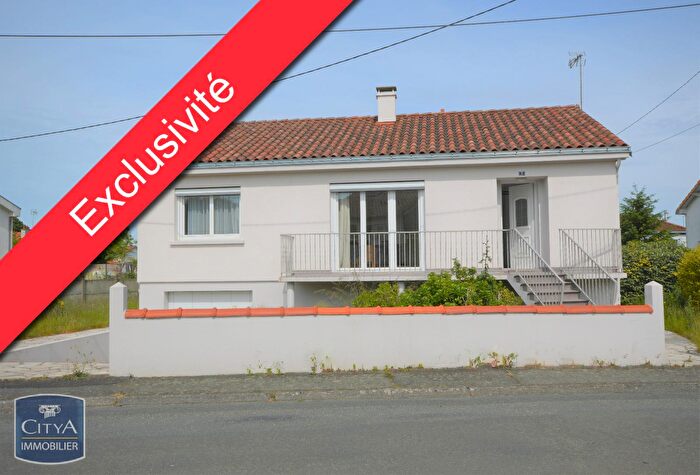 Maison à vendre - Cholet, Le Puy Saint-Bonnet - 5 pièces - 2 chambres