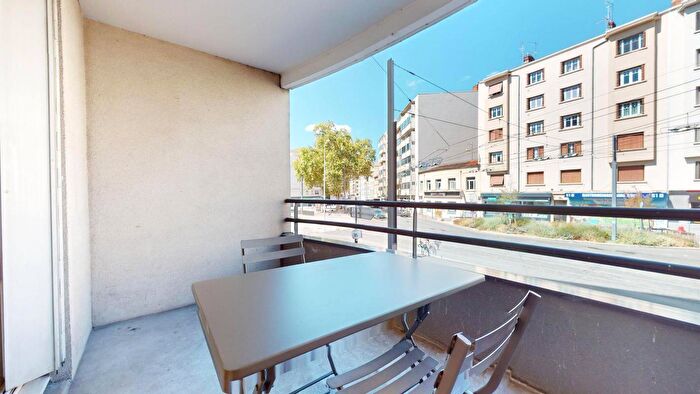 Appartement à louer - Sans Souci-Dauphiné, Lyon ème arrondissement - 4 pièces - 3 chambres